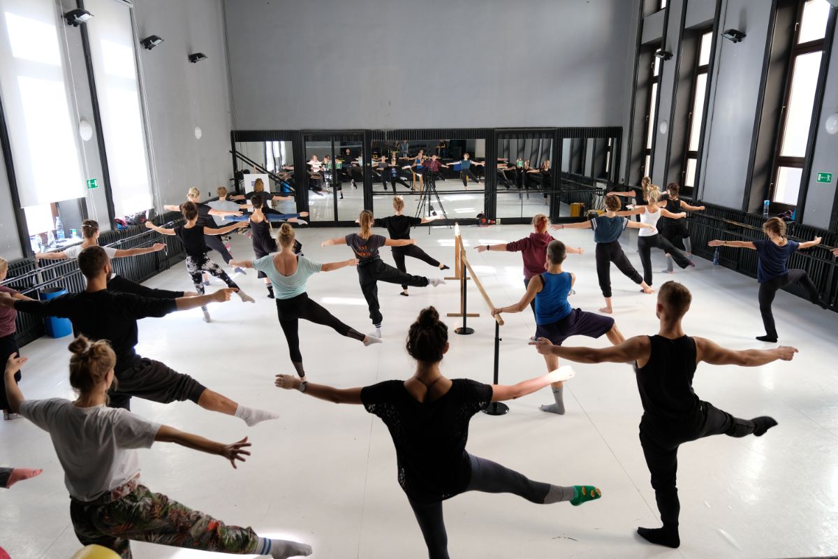 Clash! Seminar on contemporary dance training by Polish Dance Theatre ...